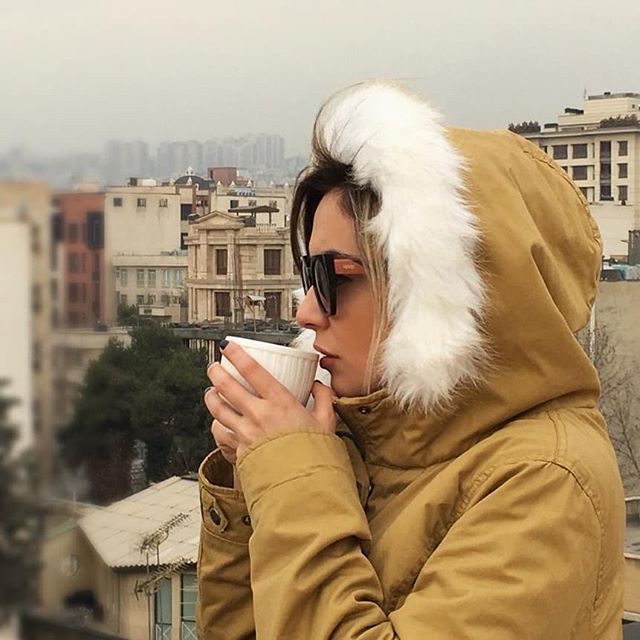 بیوگرافی مهتاب اکبری | عکس های مهتاب اکبری و زندگی شخصی و همسرش