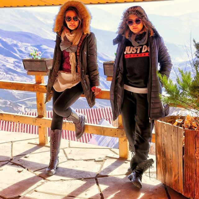 بیوگرافی مهتاب اکبری | عکس های مهتاب اکبری و زندگی شخصی و همسرش